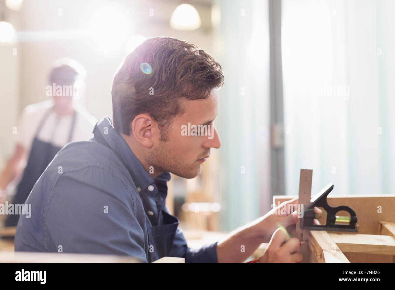 Working workshop hi-res stock photography and images - Alamy