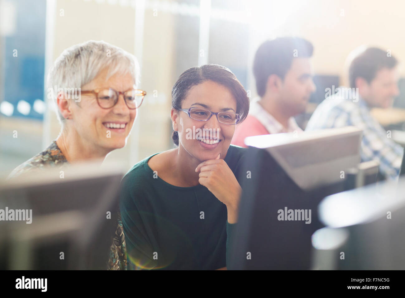 Computer adult classroom hi-res stock photography and images - Alamy