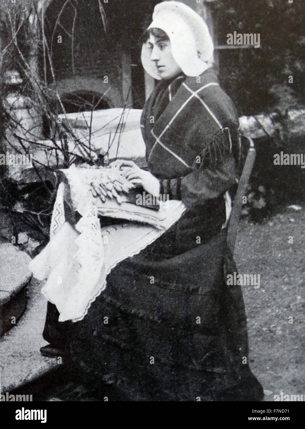 Belgian lacemaker 1900 Stock Photo - Alamy