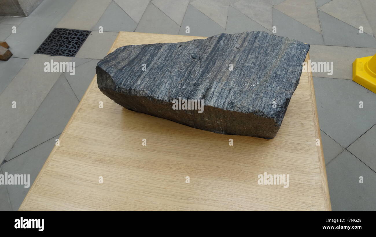 Lewis Gneiss, the oldest rock formation in Britain, 2,900,000,000 years ...