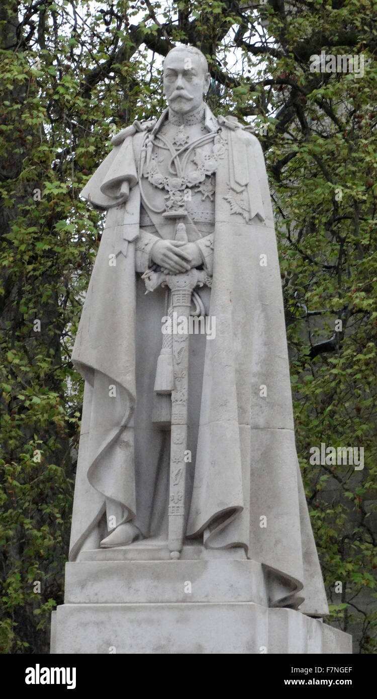 Statue of George V, King of the United Kingdom (1865-1936), in Old ...