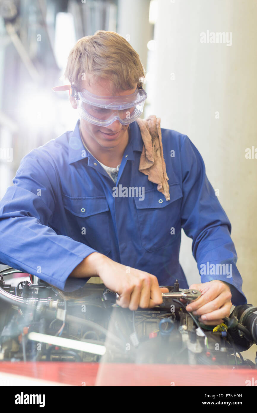 Engine shop hi-res stock photography and images - Alamy