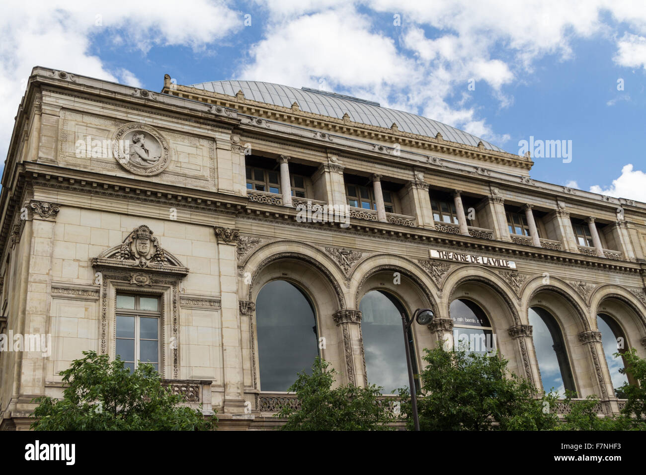 Historic building in Paris France Stock Photo - Alamy