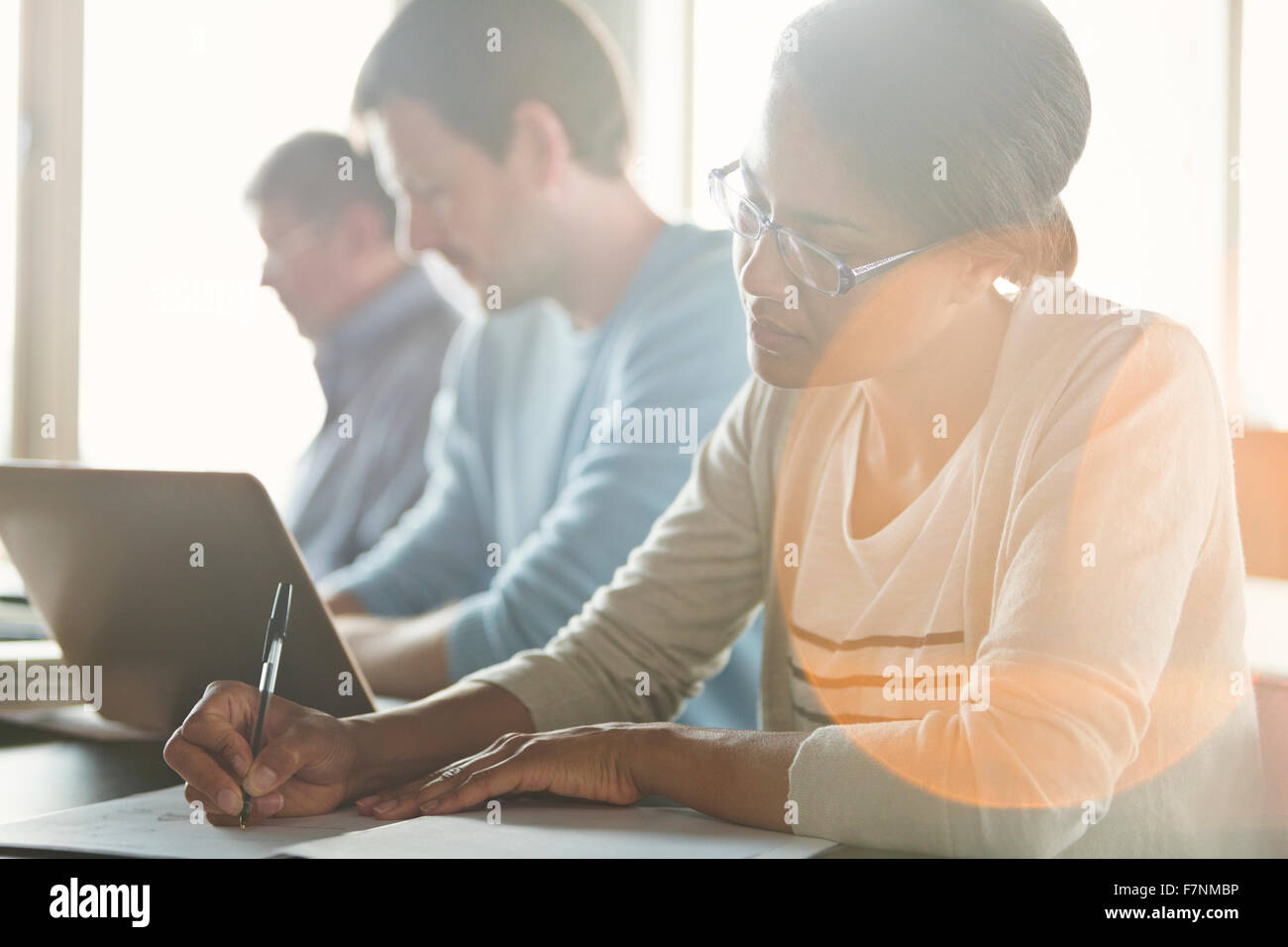 Taking notes business meeting hi-res stock photography and images - Alamy