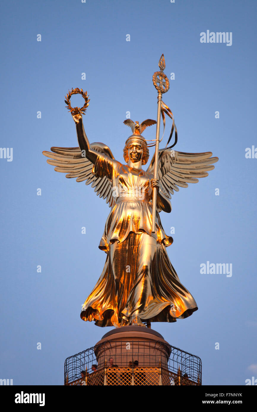 Goddess of victory hi-res stock photography and images - Alamy