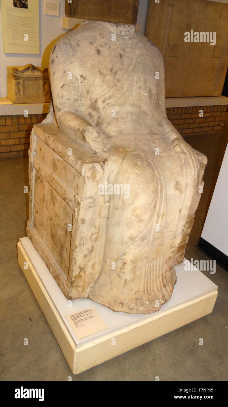 Chiton and himation hi-res stock photography and images - Alamy