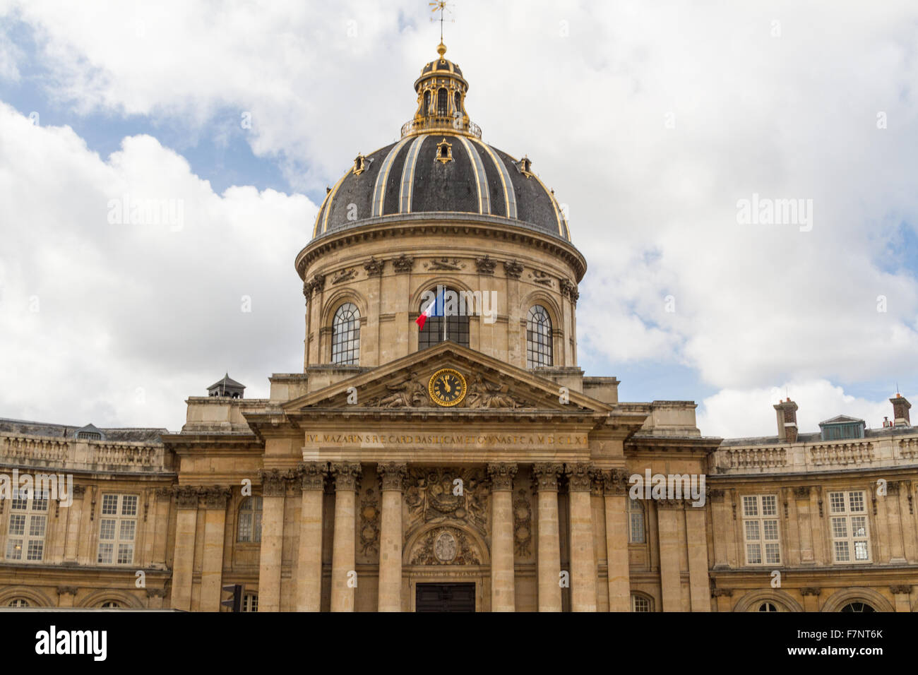 Historic building in Paris France Stock Photo - Alamy