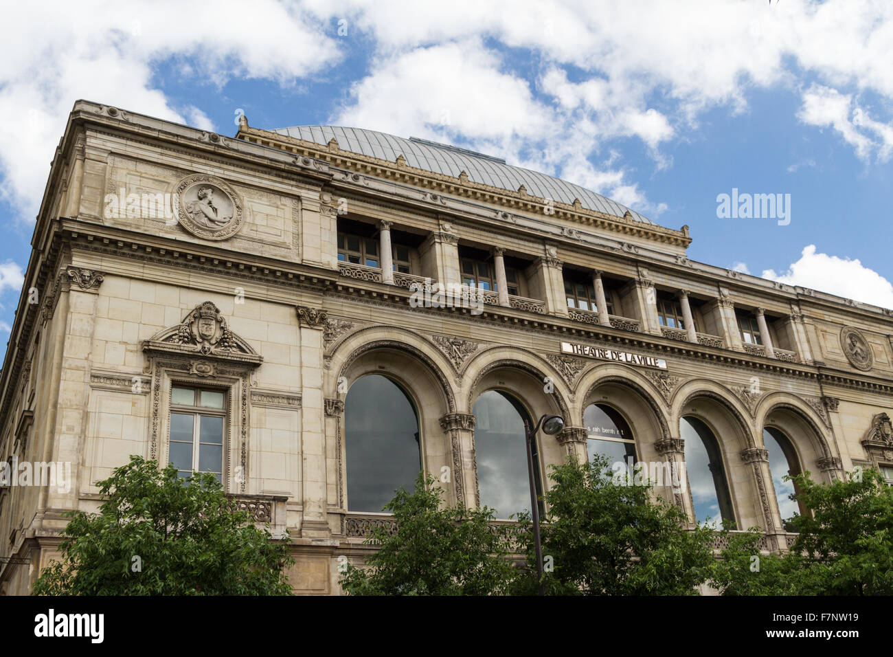 Historic building in Paris France Stock Photo - Alamy
