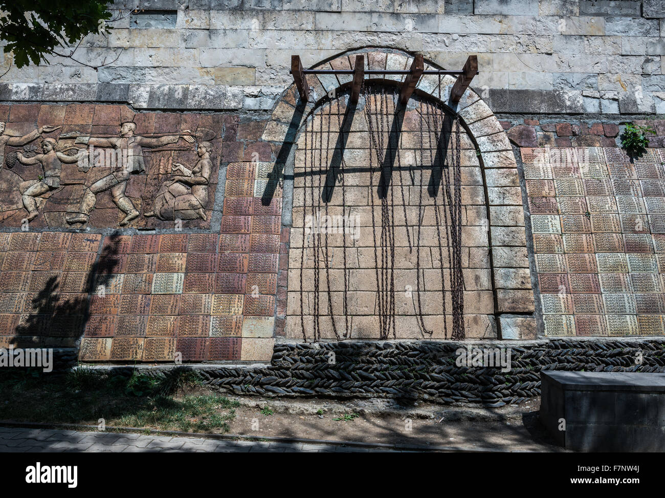 Small village war memorial hi-res stock photography and images - Alamy