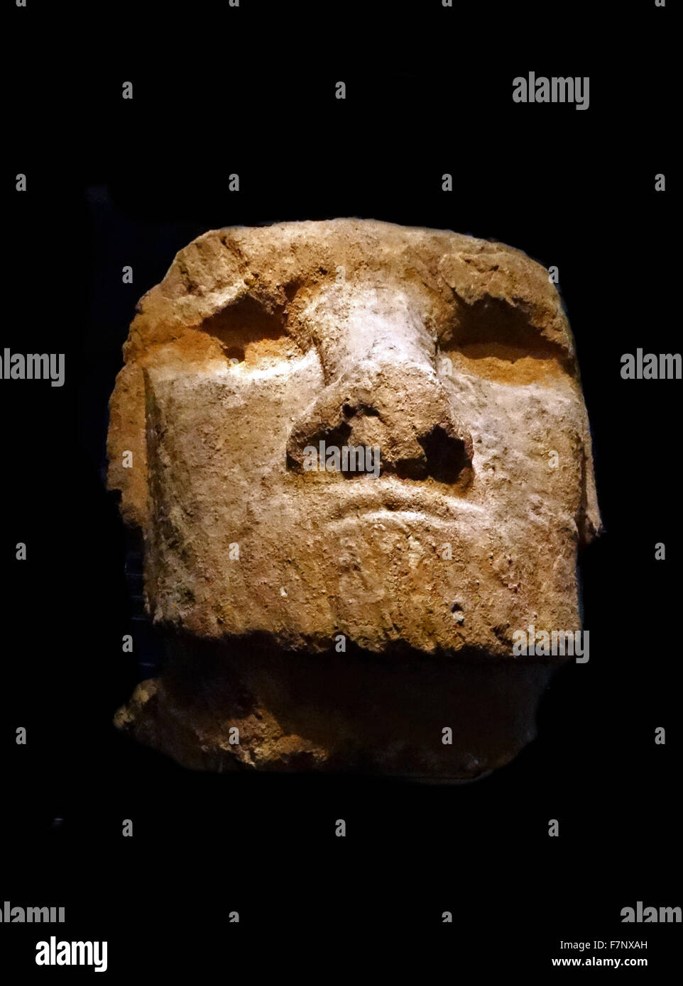 Giant stone M?ori ancestral head similar to those from Easter Island ...