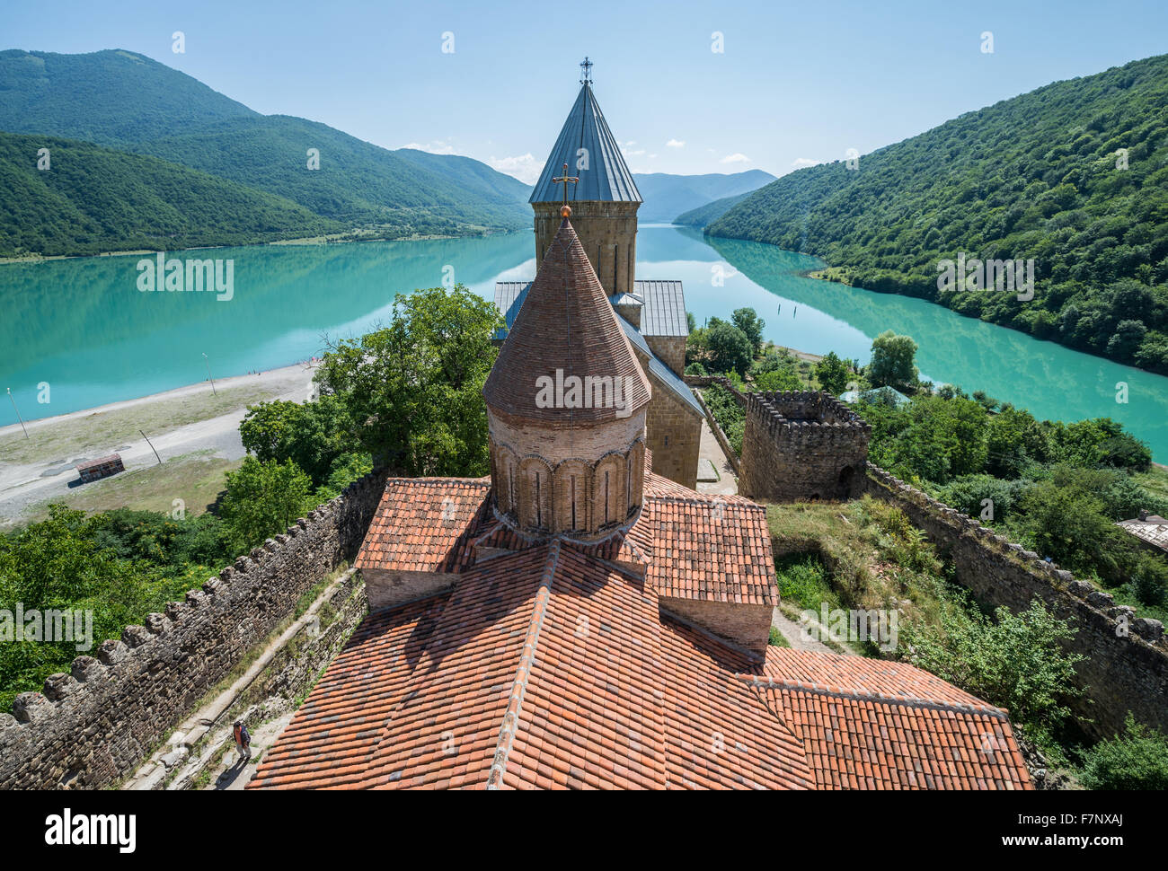 Medieval Ananuri Castle with Church of the Assumption over Aragvi River ...