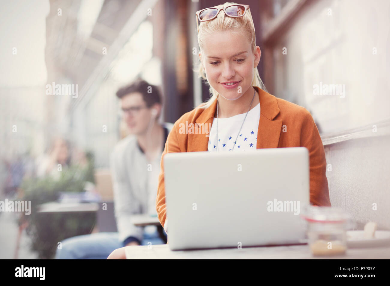 Laptop cafe outdoors hi-res stock photography and images - Alamy