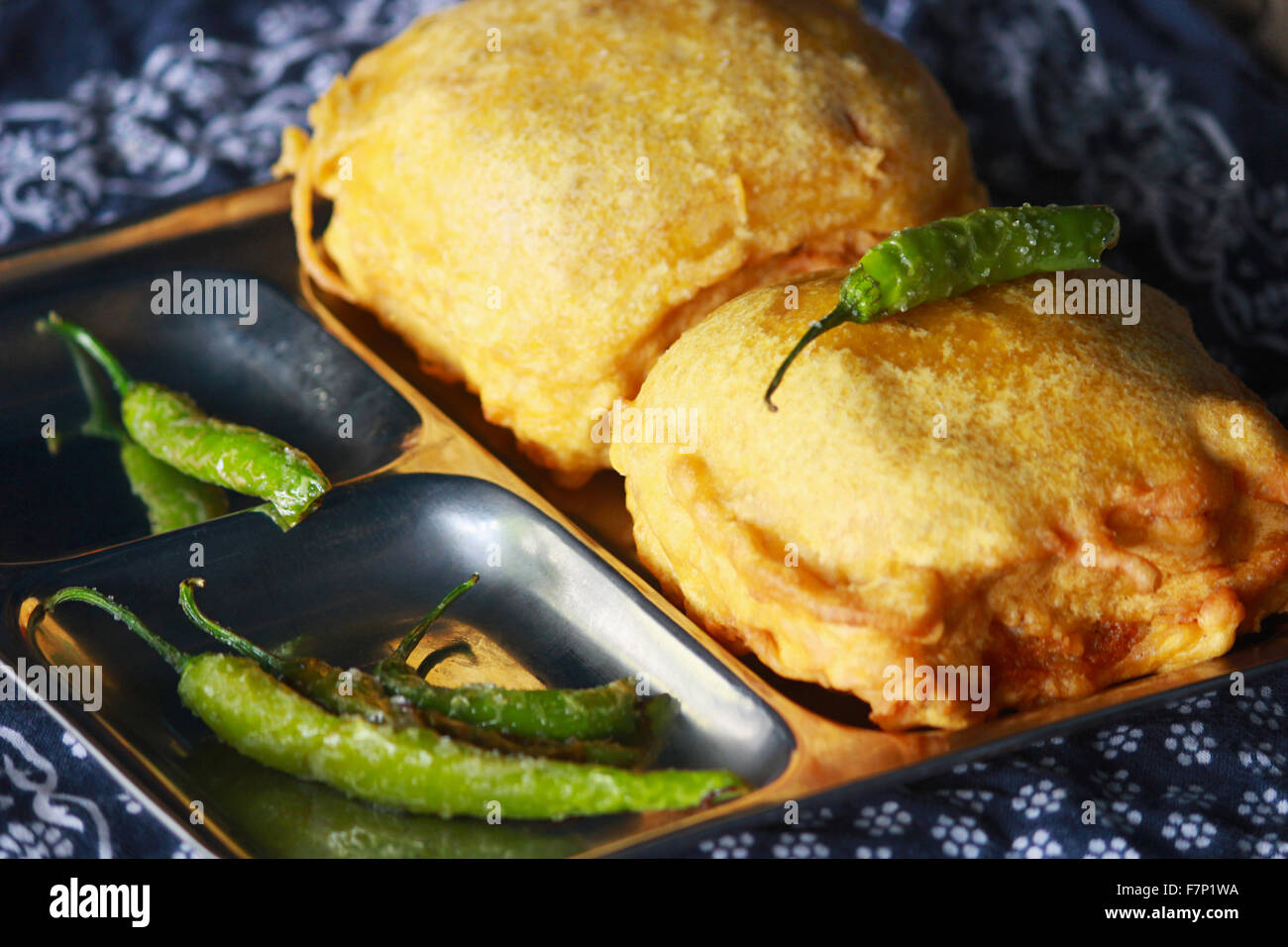 Pav vada hi-res stock photography and images - Alamy