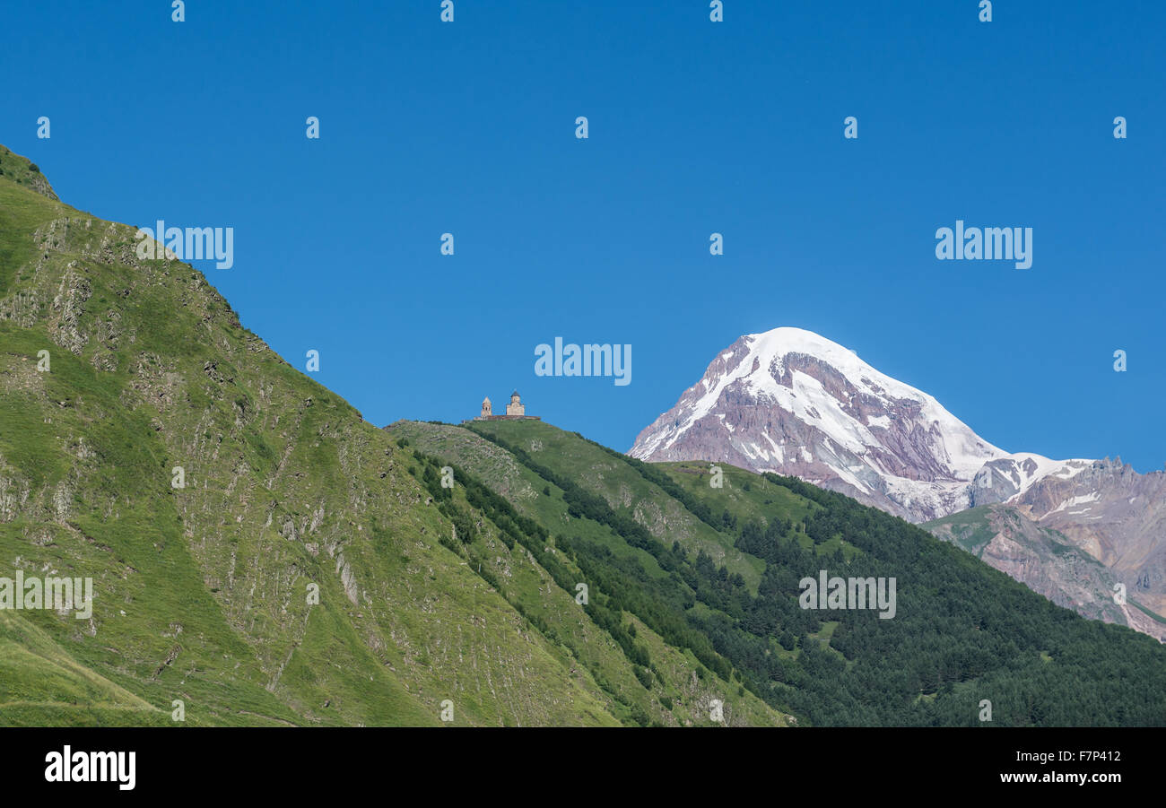 5047 m Mount Kazbek (Kazbegis Mkinvartsveri) in Khokh Range in Caucasus ...