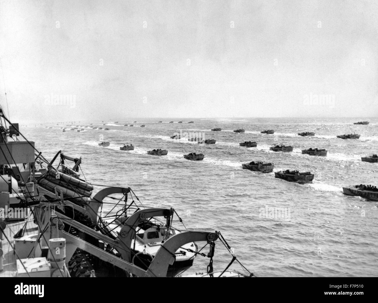 D day landing normandy Black and White Stock Photos & Images - Alamy