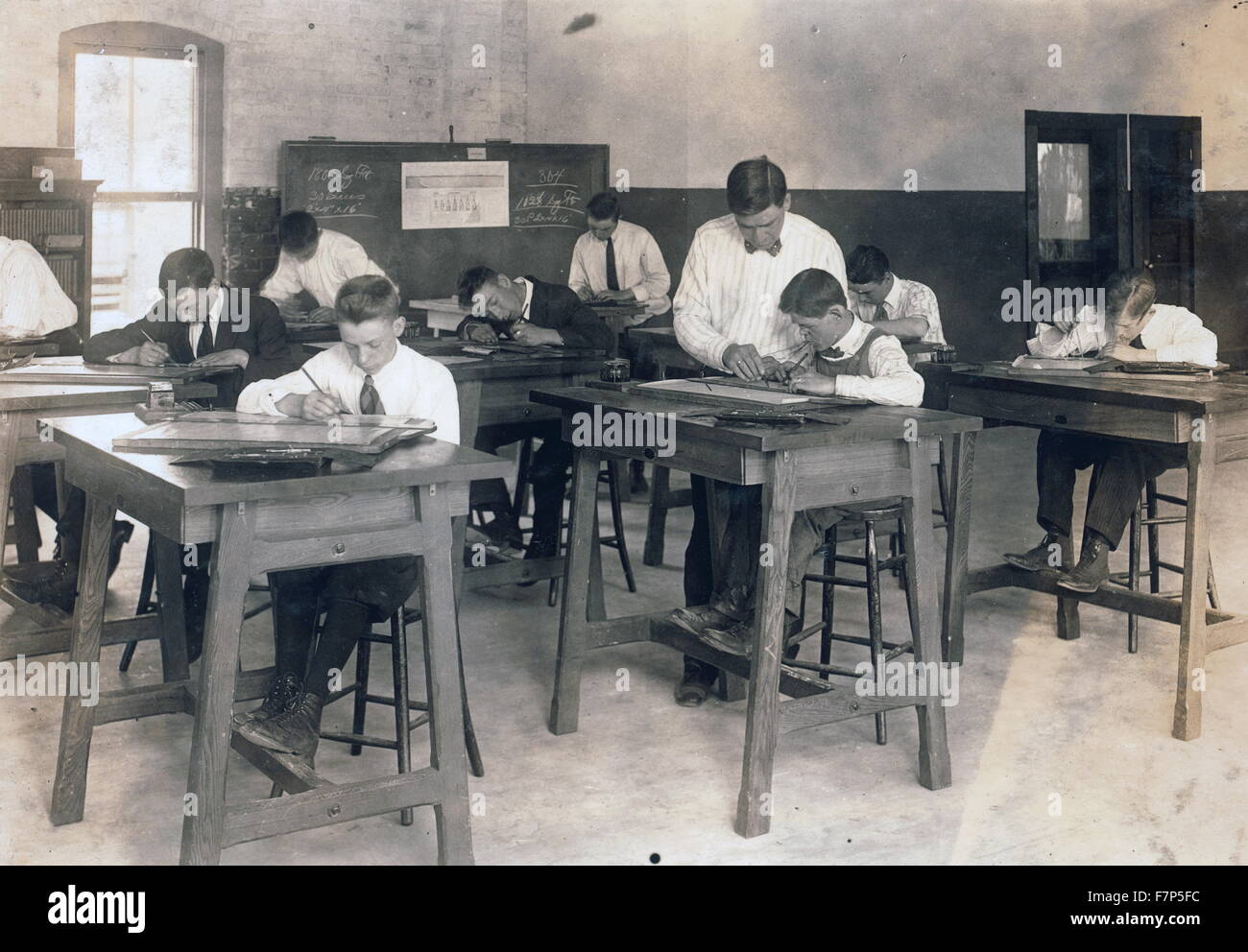 Photograph of the Drawing class at Dimond School, Fall River ...