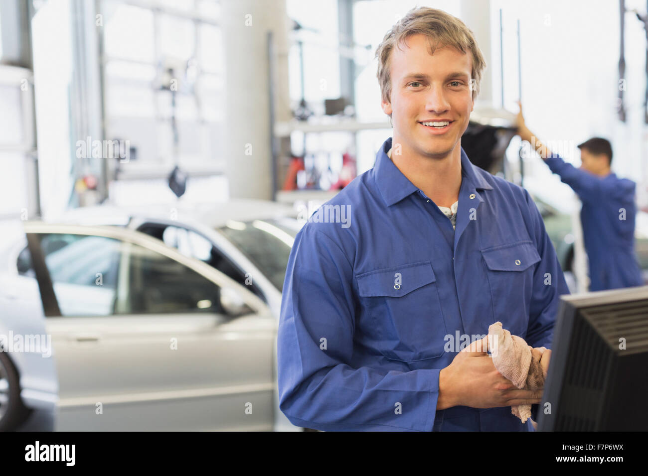 Computer repair shop hi-res stock photography and images - Alamy