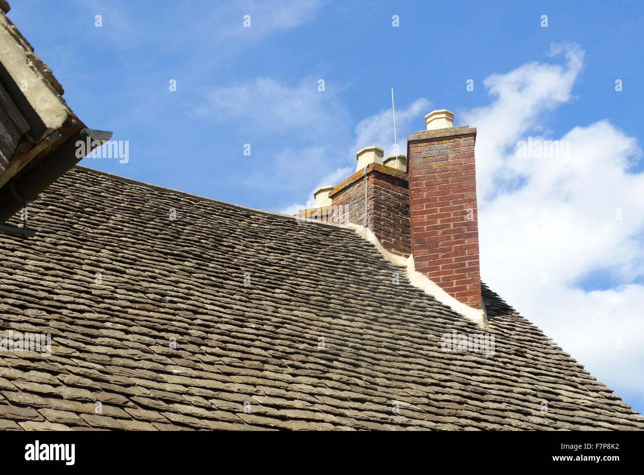 Tudor chimney hi-res stock photography and images - Alamy