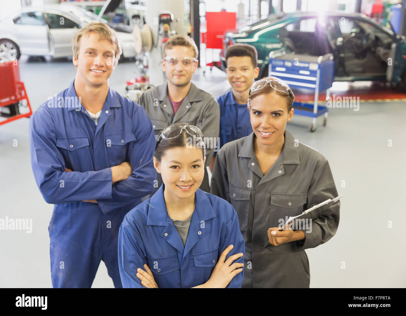 Mechanics hi-res stock photography and images - Alamy