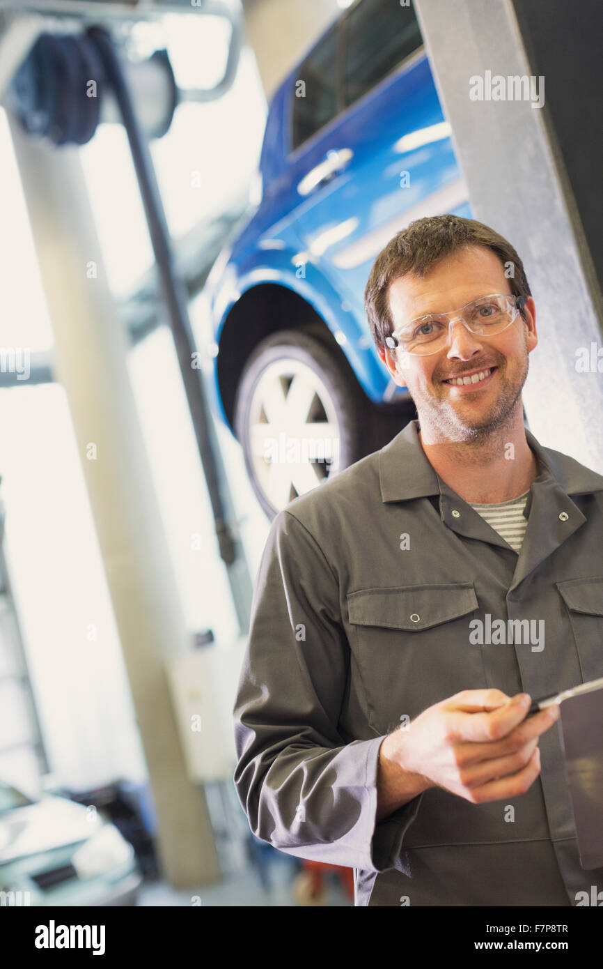 Auto portrait hi-res stock photography and images - Alamy