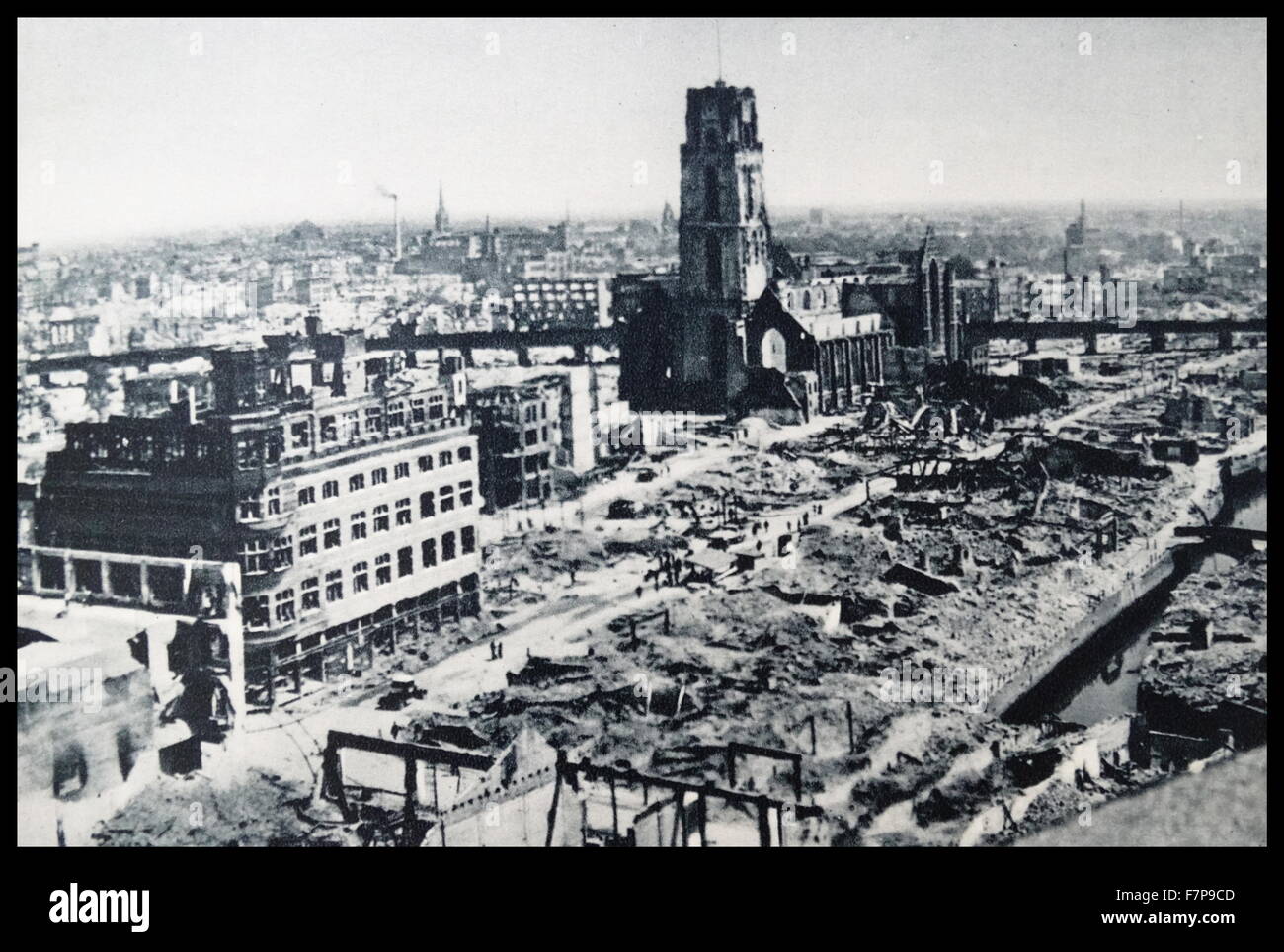 Image shows the Dutch city of Rotterdam devastated after a German ...
