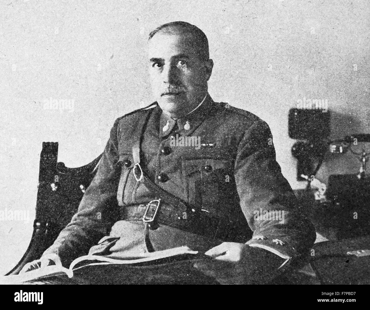 The colonel Black and White Stock Photos & Images - Alamy