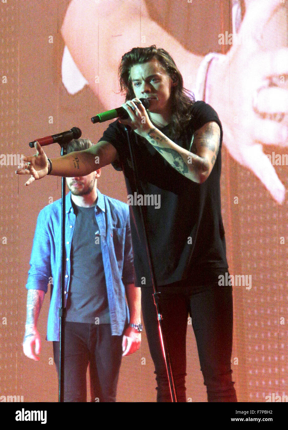 One Direction play their last concert before a planned hiatus in ...