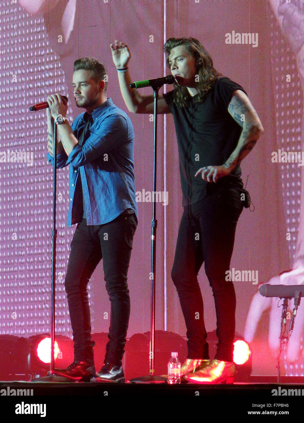 One Direction play their last concert before a planned hiatus in ...