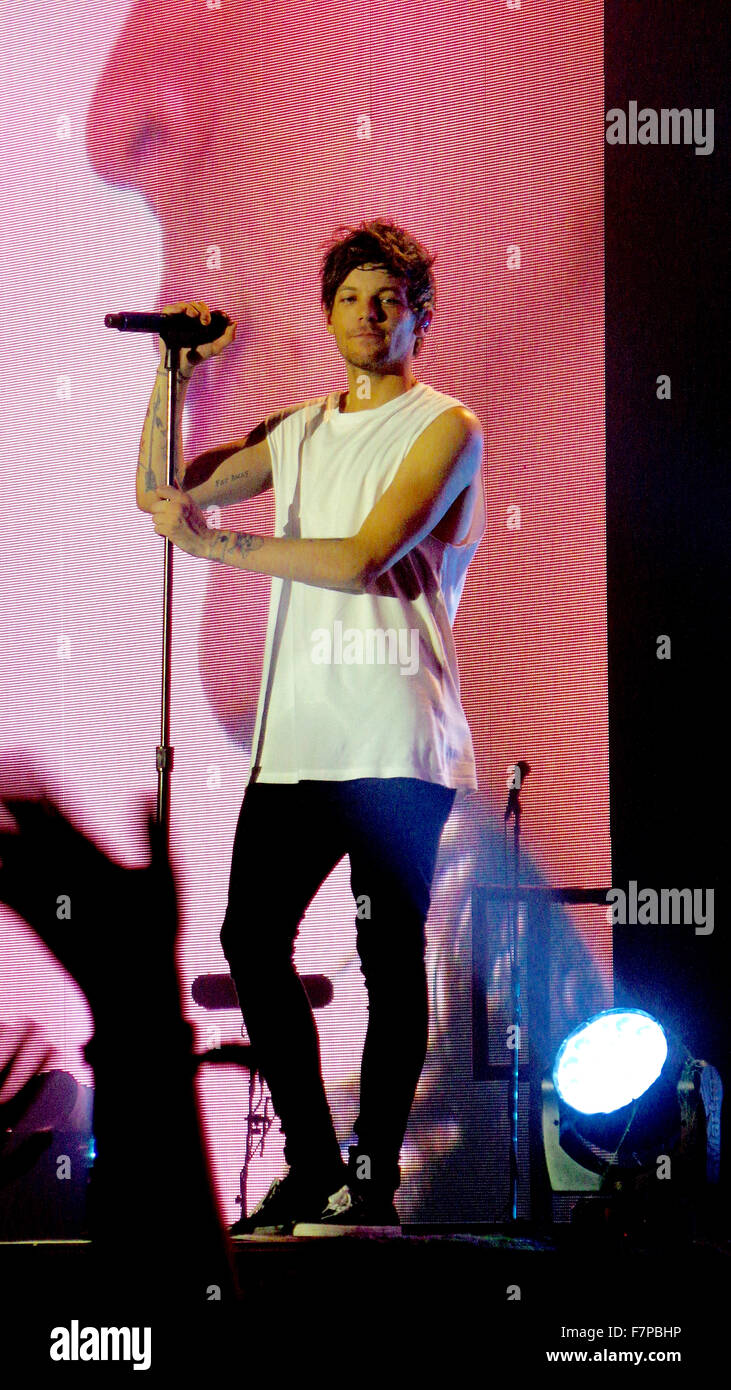 One Direction play their last concert before a planned hiatus in ...