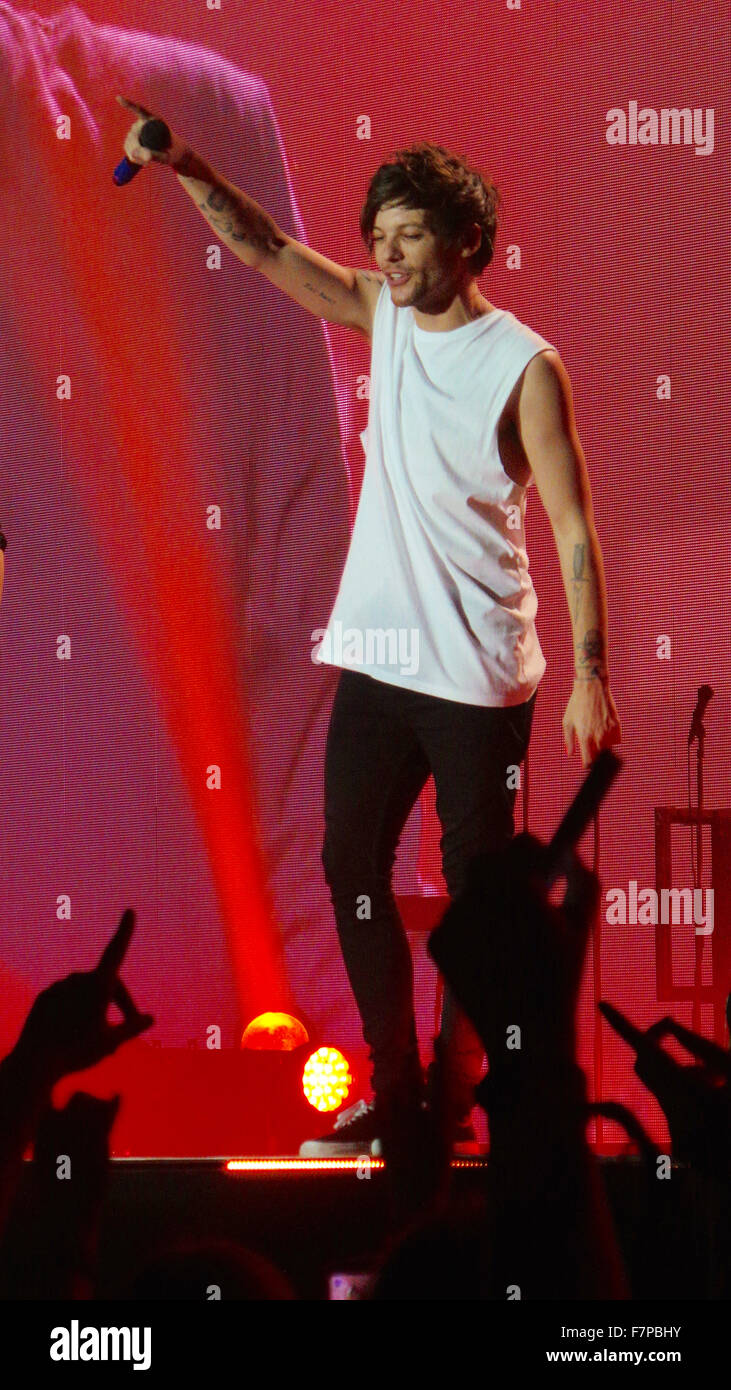 One Direction play their last concert before a planned hiatus in ...