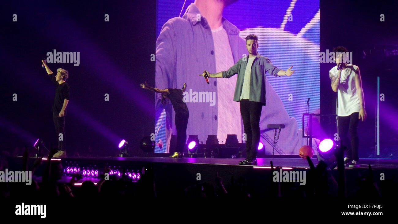 One Direction play their last concert before a planned hiatus in ...