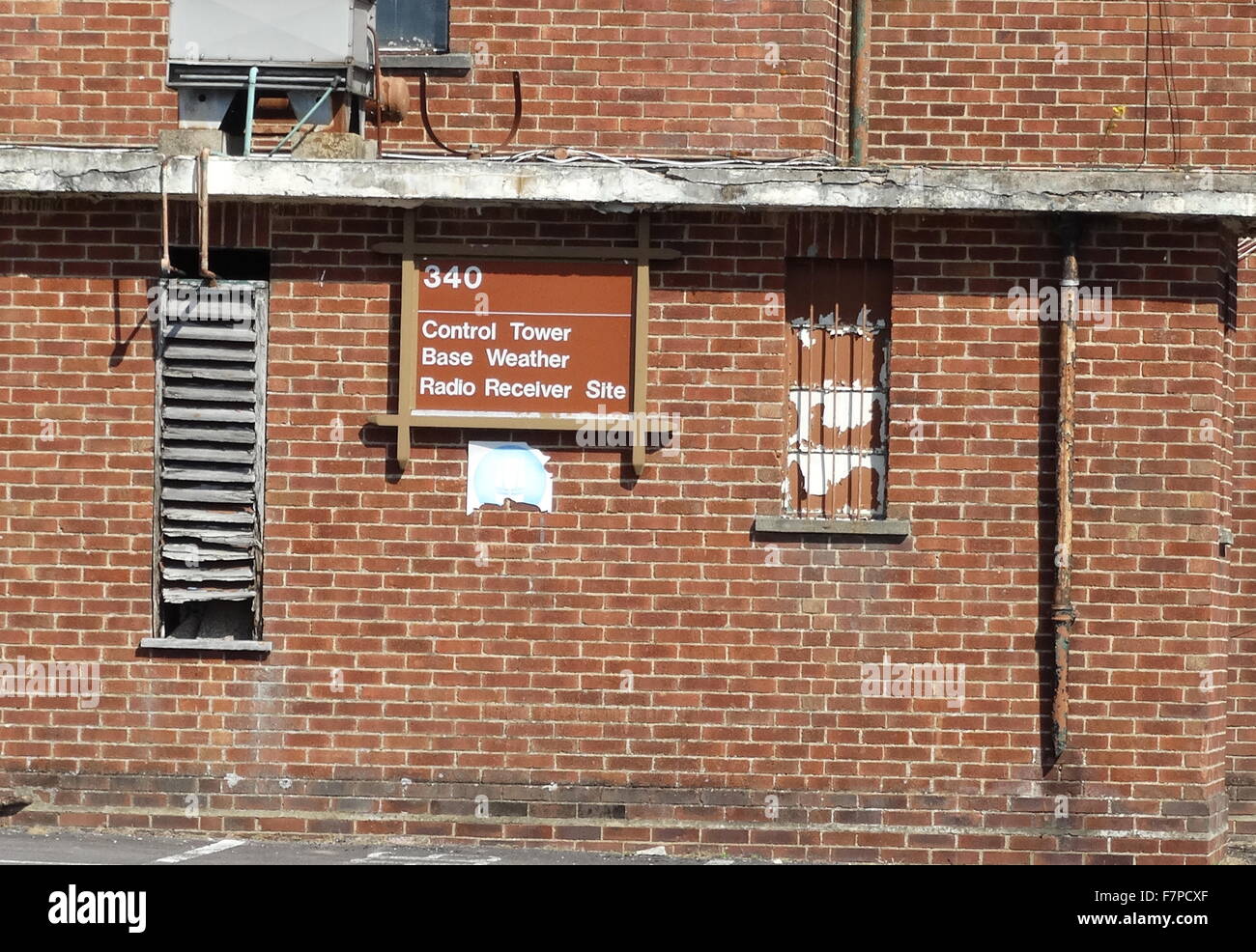 Air control tower military base hi-res stock photography and images - Alamy