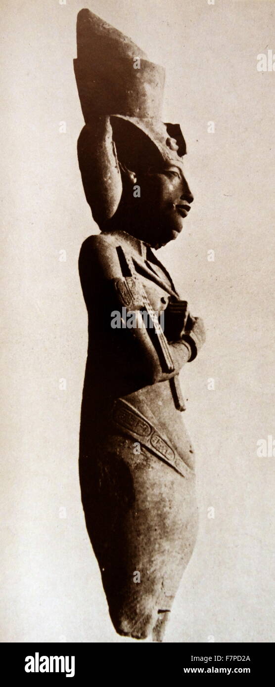 Akhenaten statue hi-res stock photography and images - Alamy