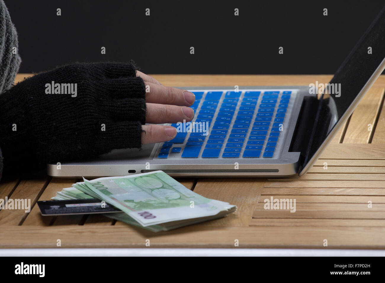 Money credit card hi-res stock photography and images - Alamy