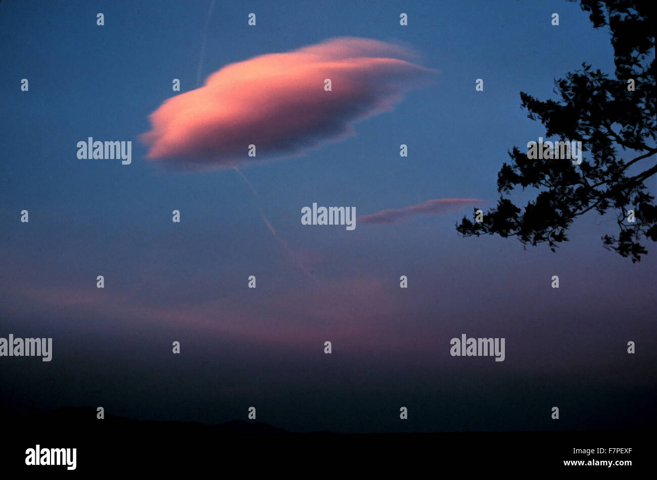 Stratocumuliform physical category hi-res stock photography and images ...