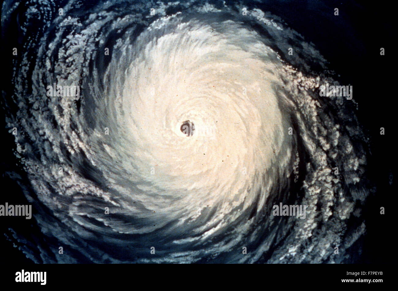 Hurricane hi-res stock photography and images - Alamy