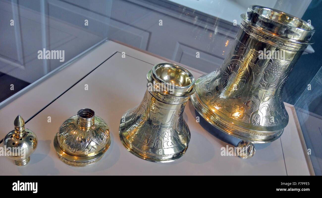 Silver gilt hi-res stock photography and images - Alamy