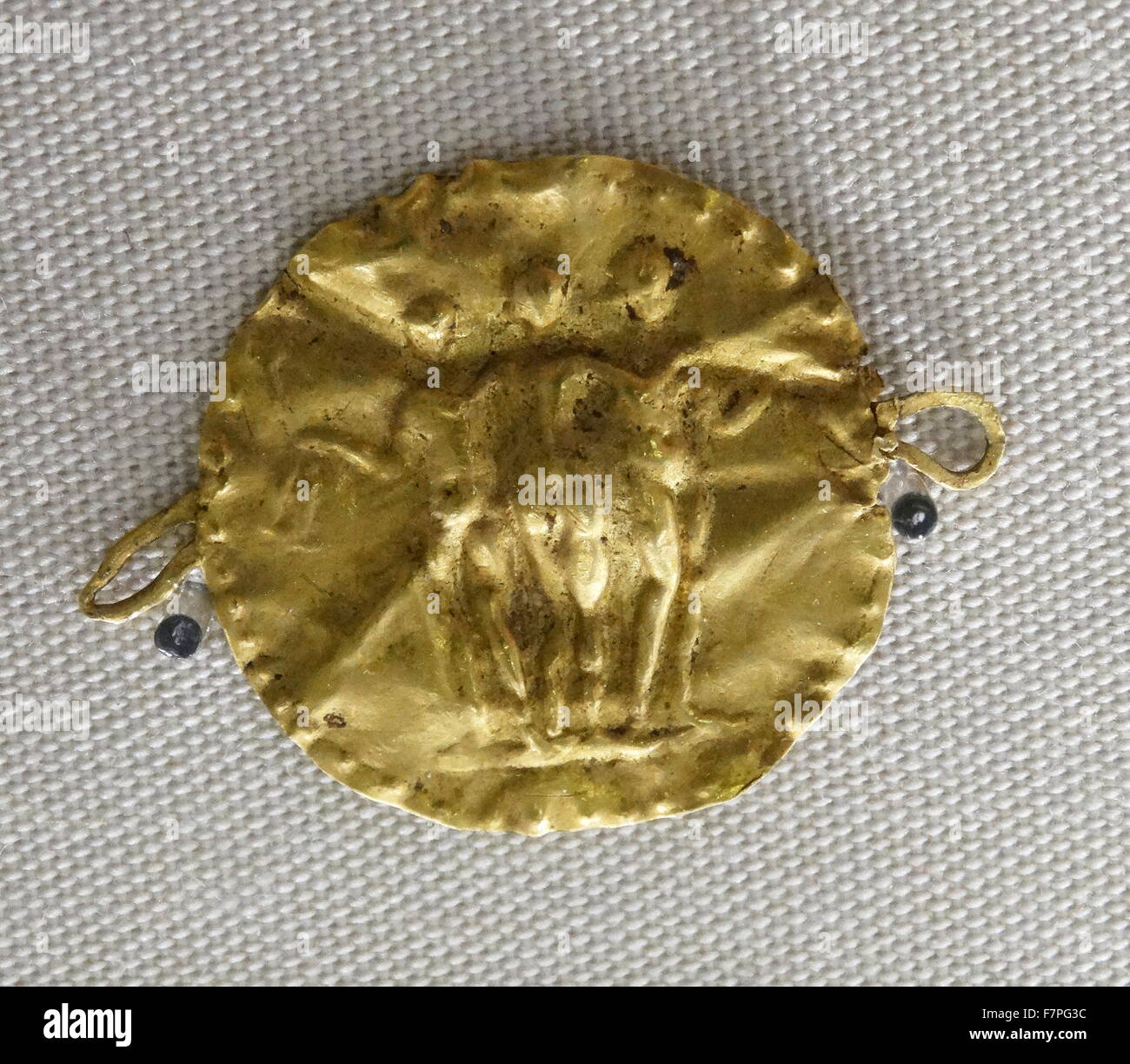 Roman gold necklace hi-res stock photography and images - Alamy