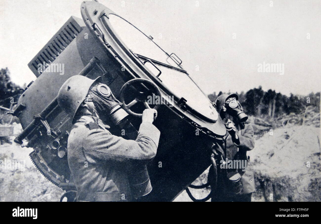 German World war one searchlight prepared in a German anti-aircraft ...
