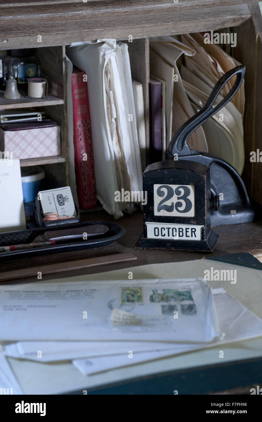 Detail of Leonard Woolf's desk at Monk's House, East Sussex. Monk's ...