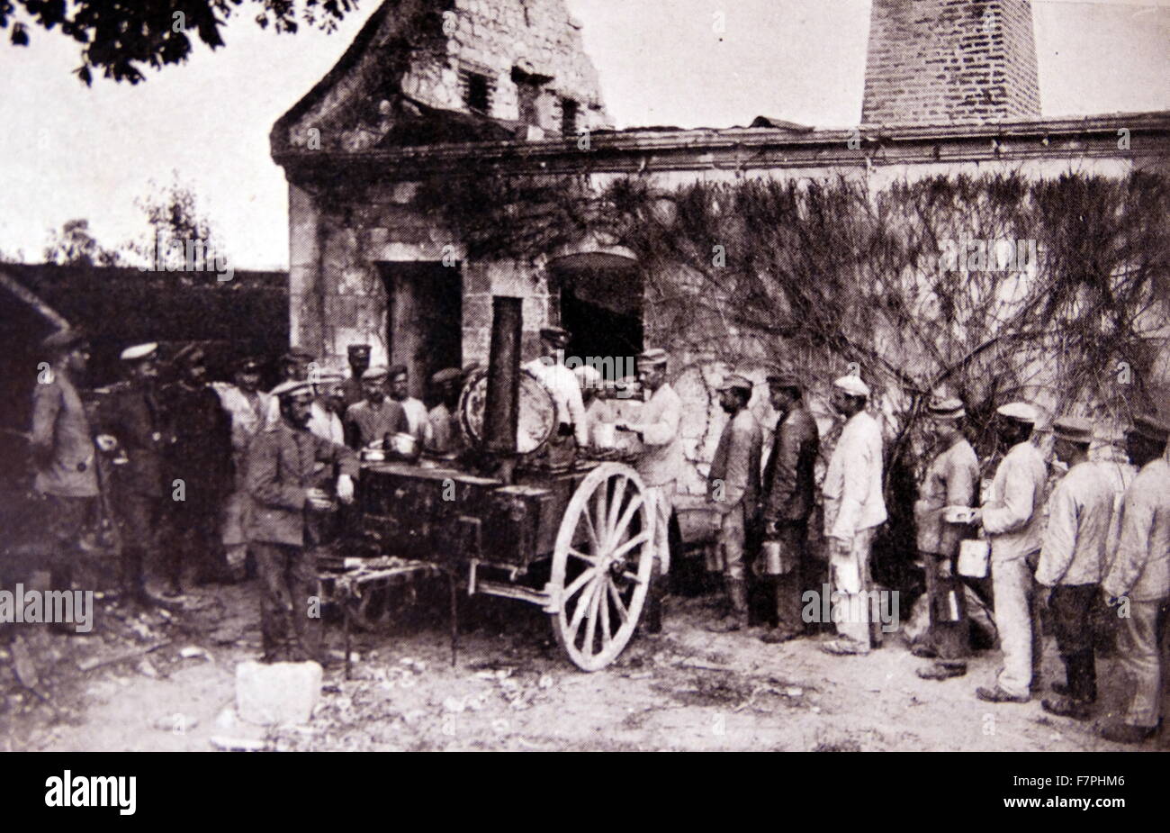 German field kitchen hi-res stock photography and images - Alamy