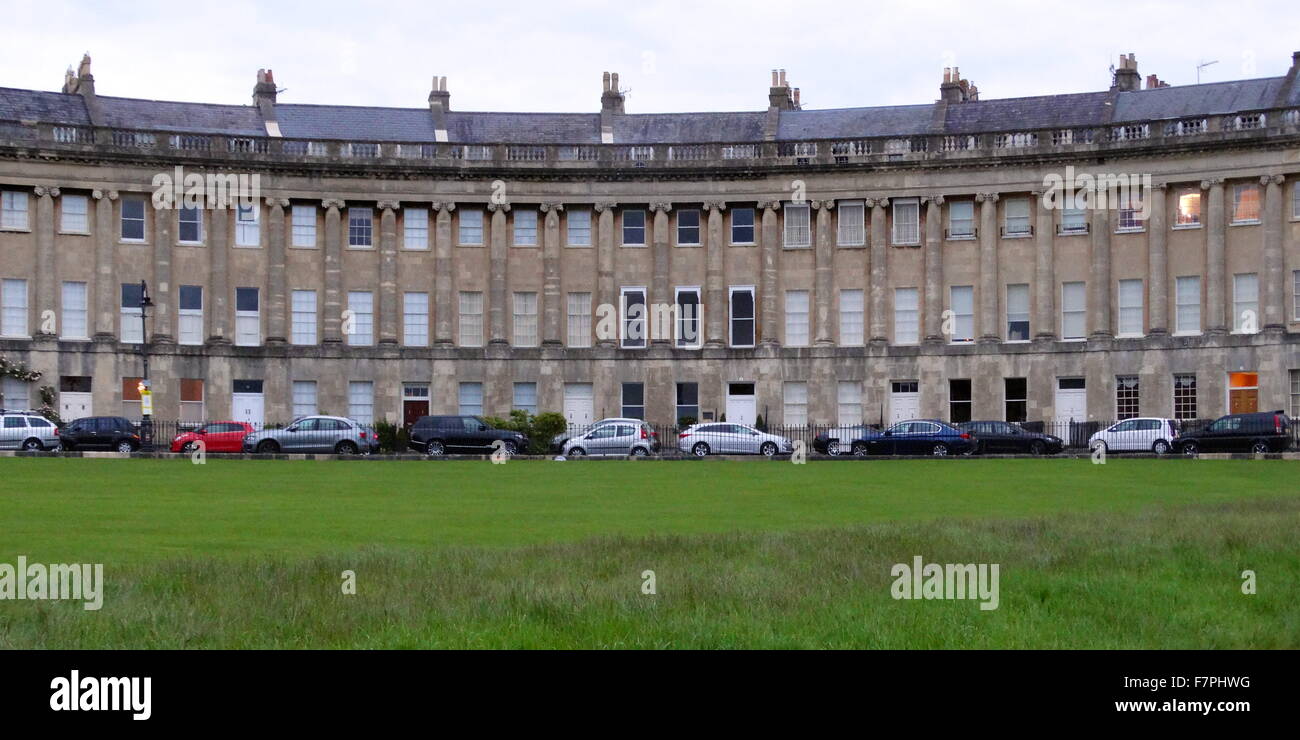 The Royal Crescent. A row of Georgian terraced houses in the city of ...