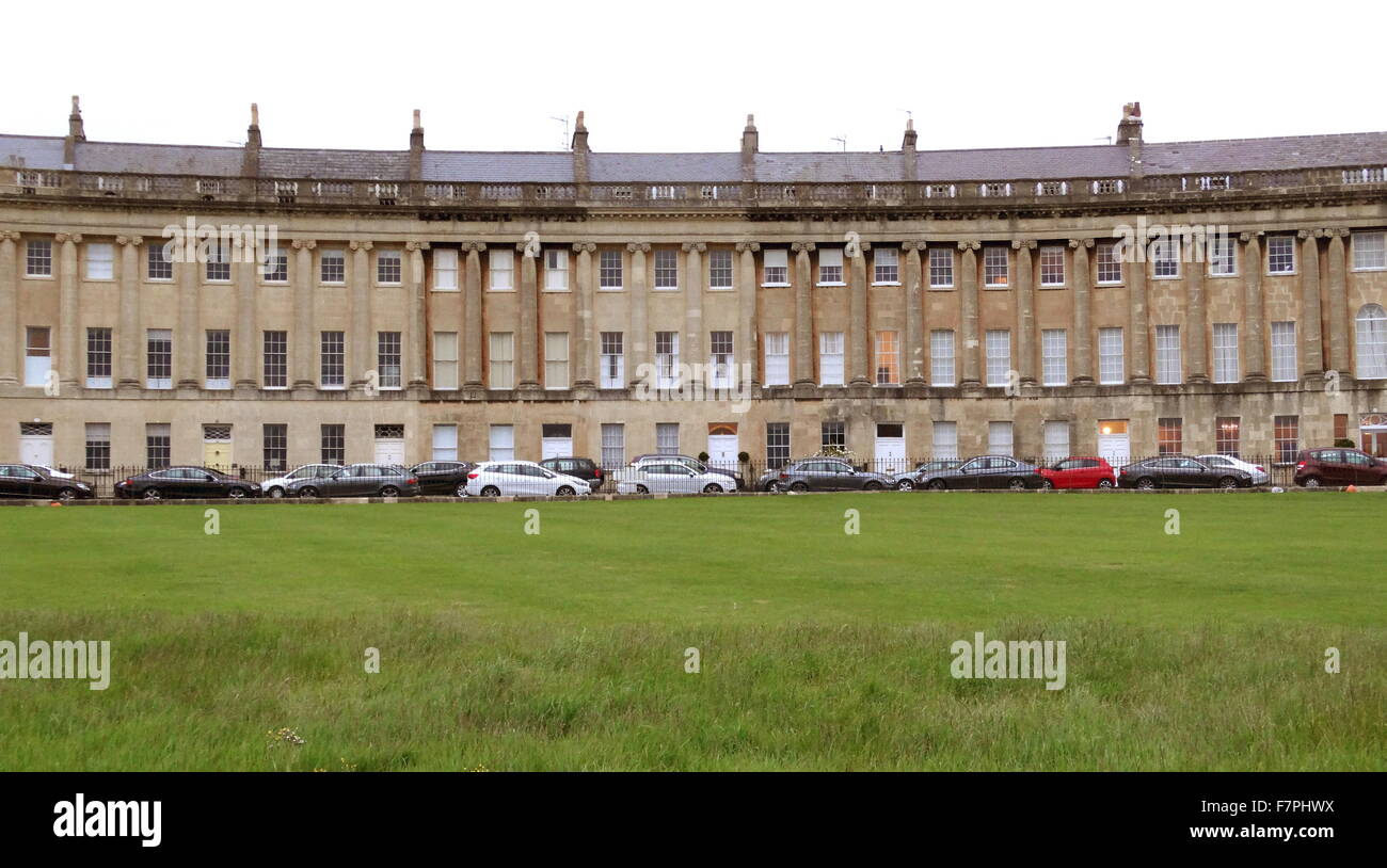 The Royal Crescent. A row of Georgian terraced houses in the city of ...