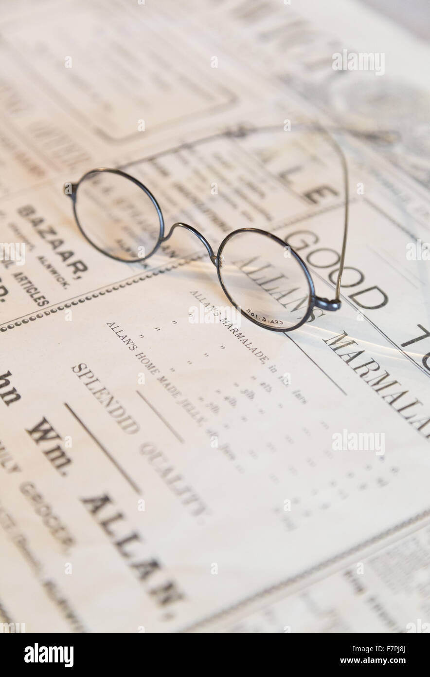 Newspaper library hi-res stock photography and images - Alamy