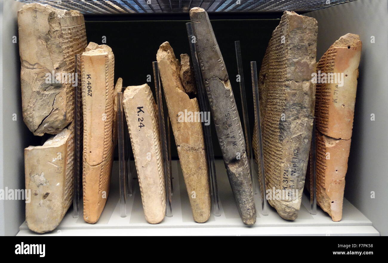 Mesopotamian cuneiform hi-res stock photography and images - Alamy