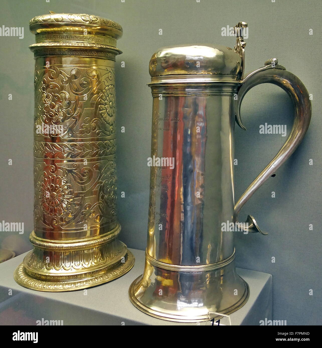 Silver flagon and paten. Dated 17th Century Stock Photo - Alamy