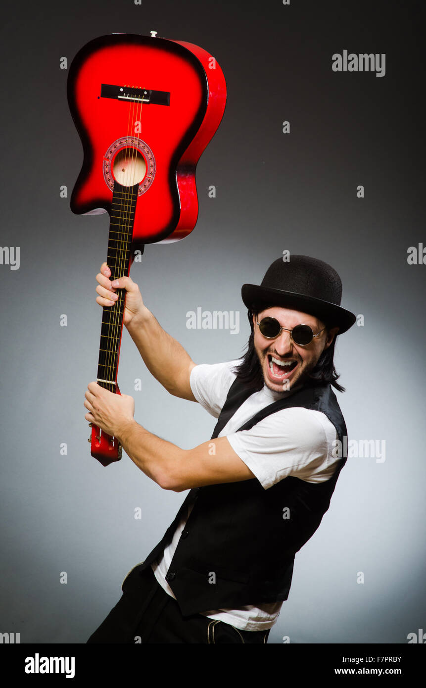 Male singer wearing hat and sunglasses hi-res stock photography and ...