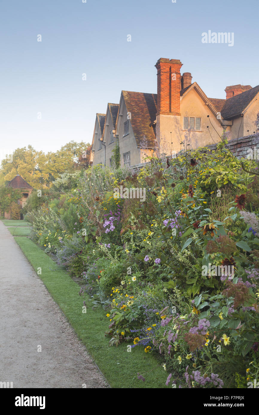 Restored 1500s houses hi-res stock photography and images - Alamy