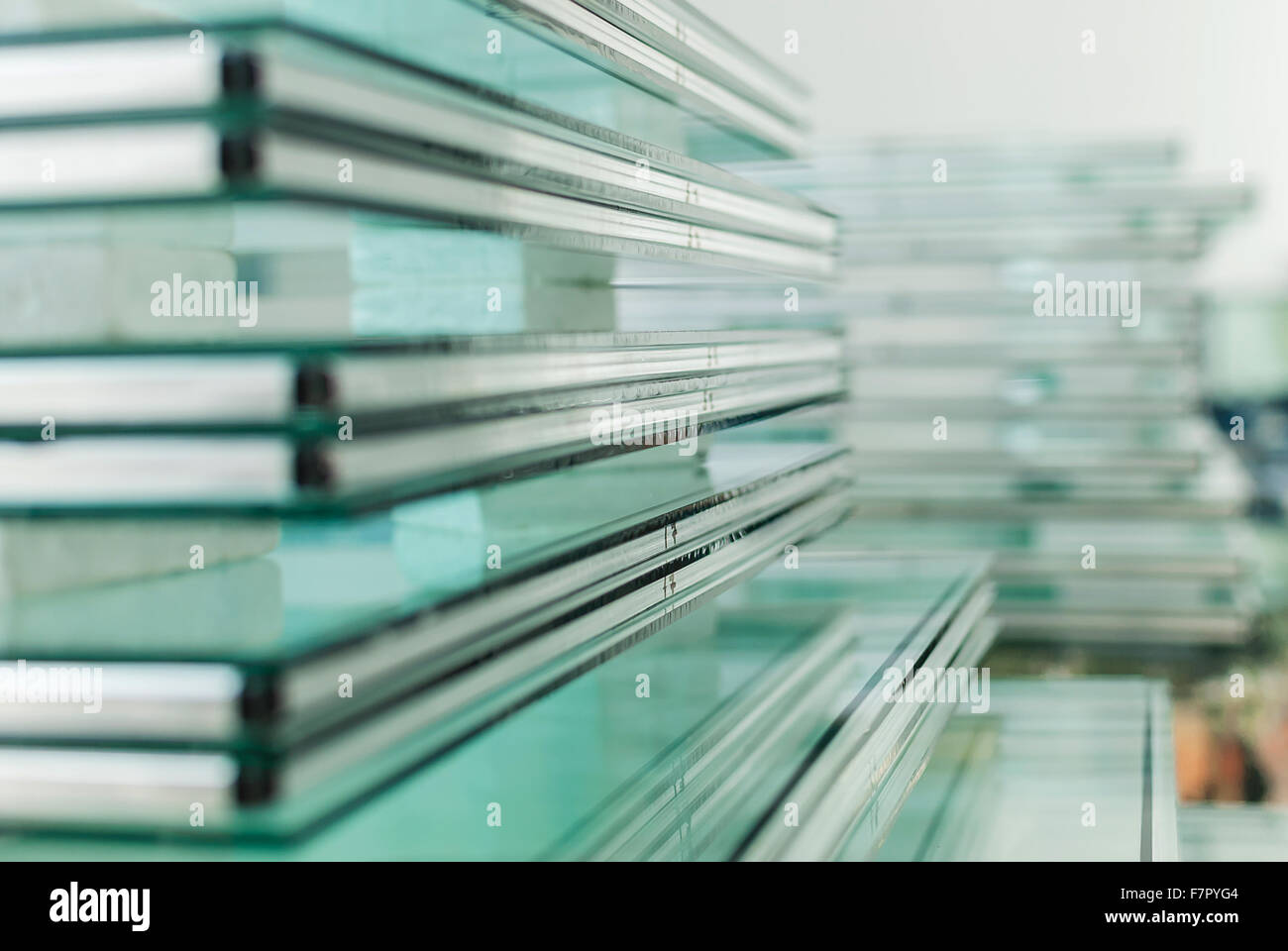 Industrial machine cutting glass panel hi-res stock photography and ...