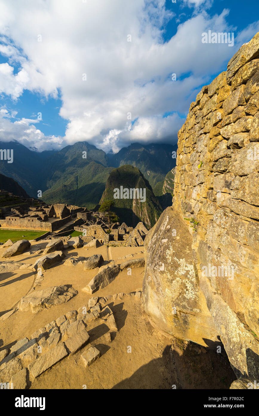 Machu picchu stone wall hi-res stock photography and images - Alamy